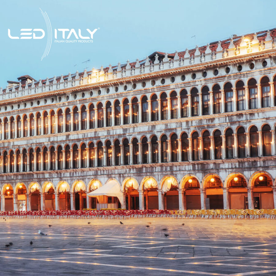 How to illuminate a historic square? - LED ITALY - Lighting